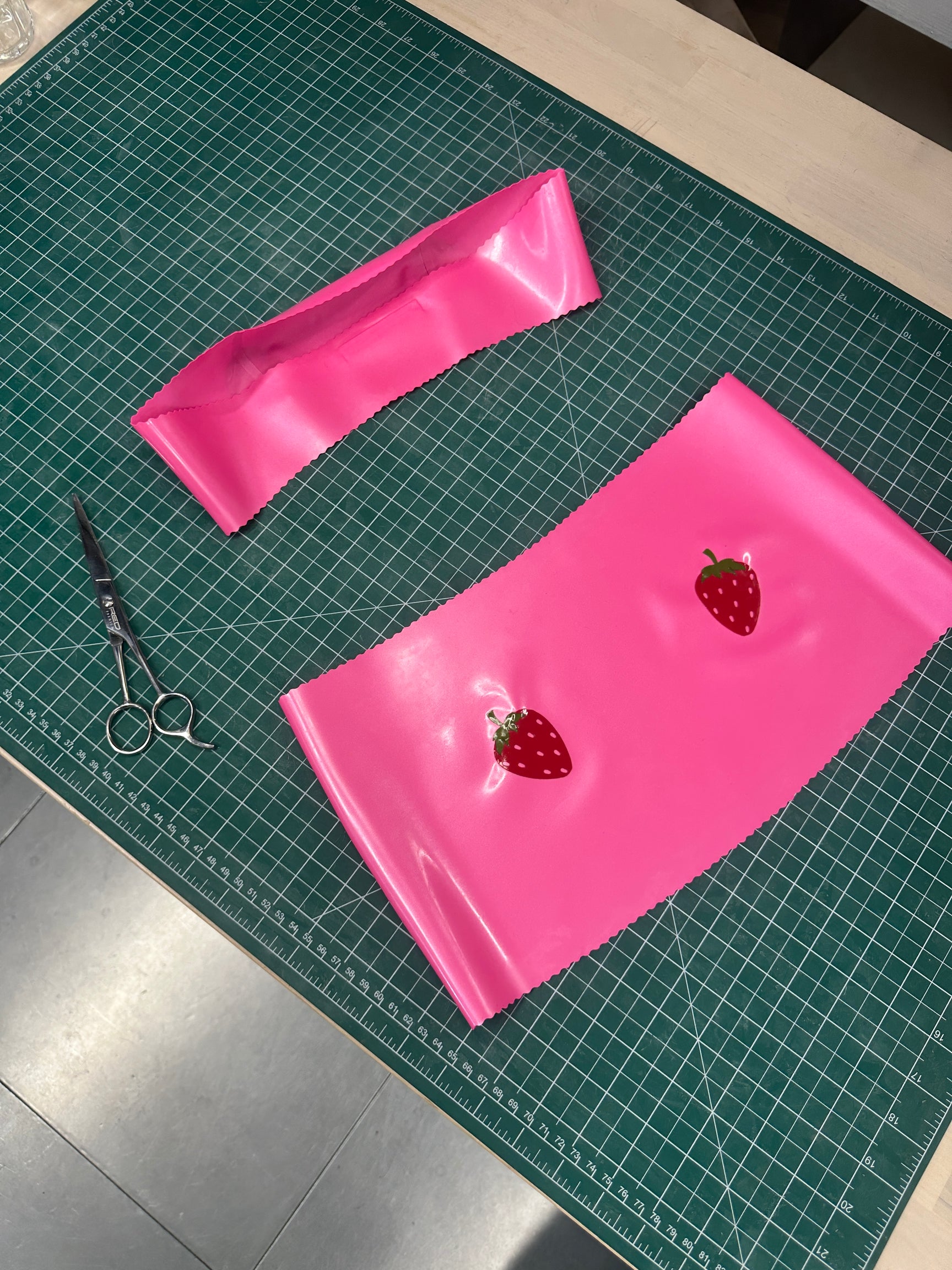 POSTER GIRL Official | British Fashion Label Serving Iconic Shapewear